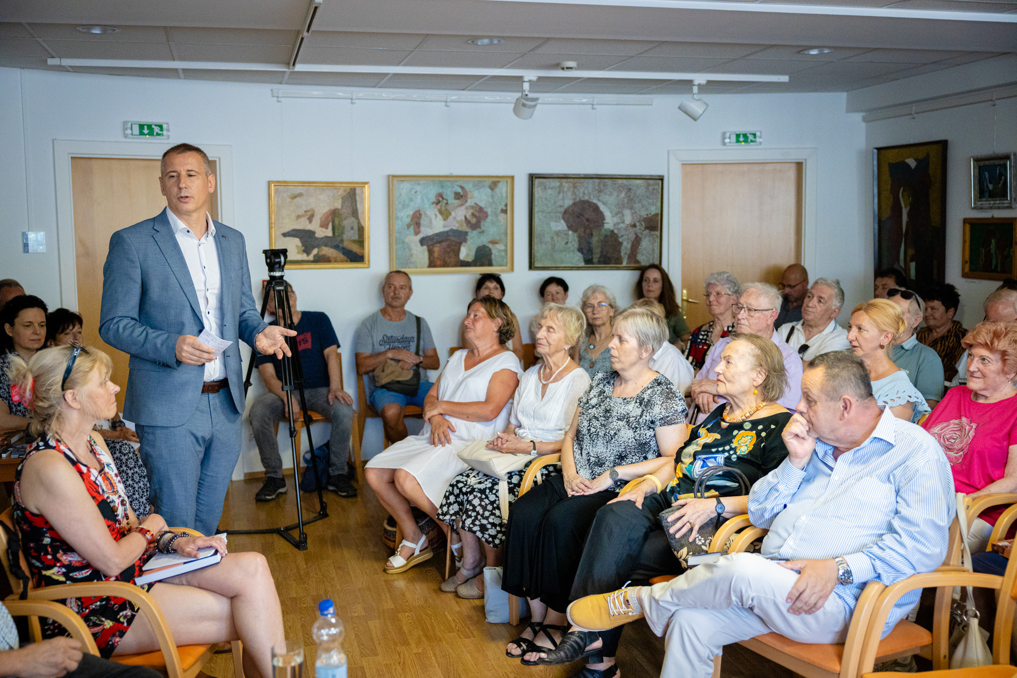 Bemutatták a Csillogás és katasztófa. Lapok a szombathelyi zsidóság ...