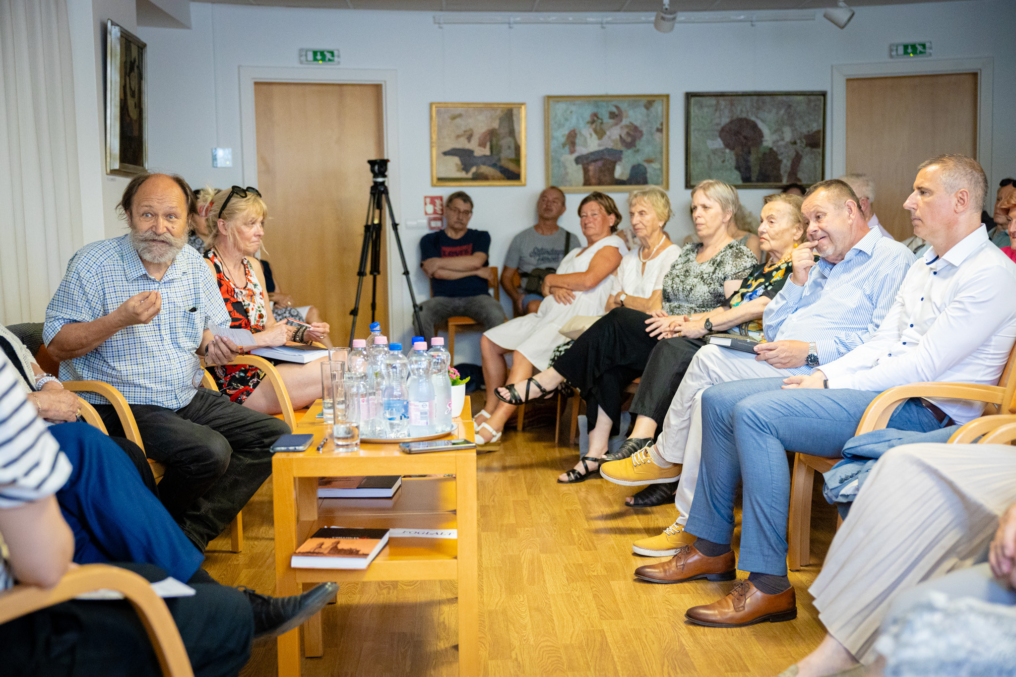 Bemutatták a Csillogás és katasztófa. Lapok a szombathelyi zsidóság ...